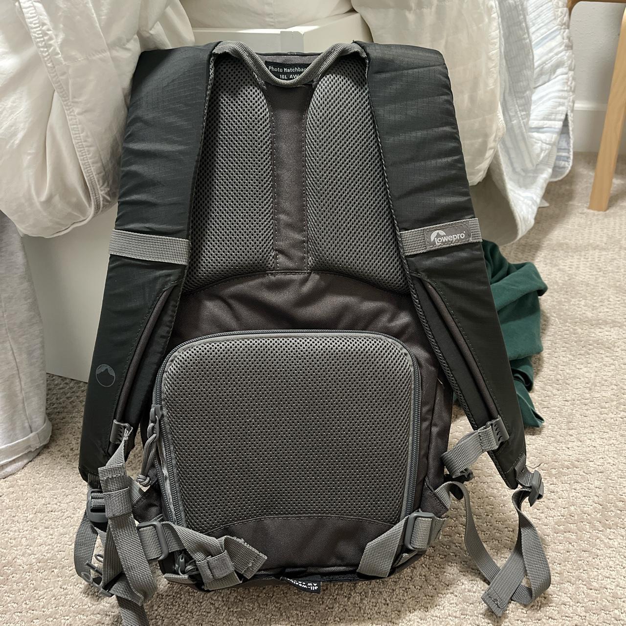 Lowepro camera backpack - Depop
