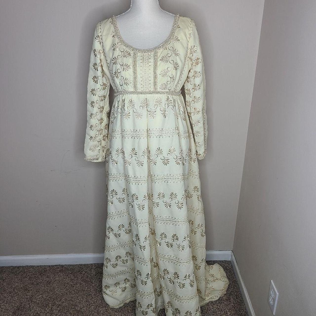 Vintage Union Tag 70s Ivory Empire Waist Wedding... - Depop