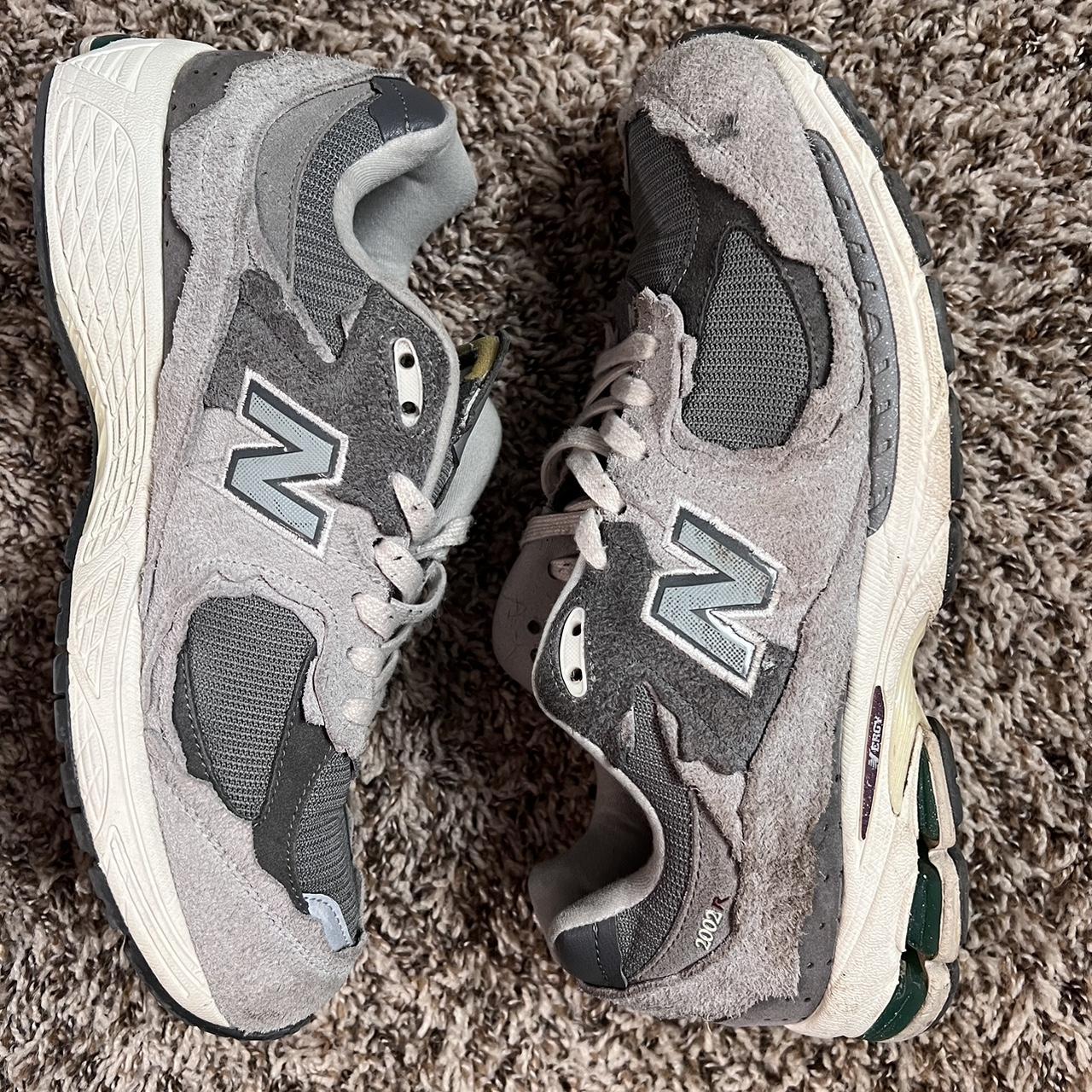 protection pack 220r new balance. very dirty. - Depop