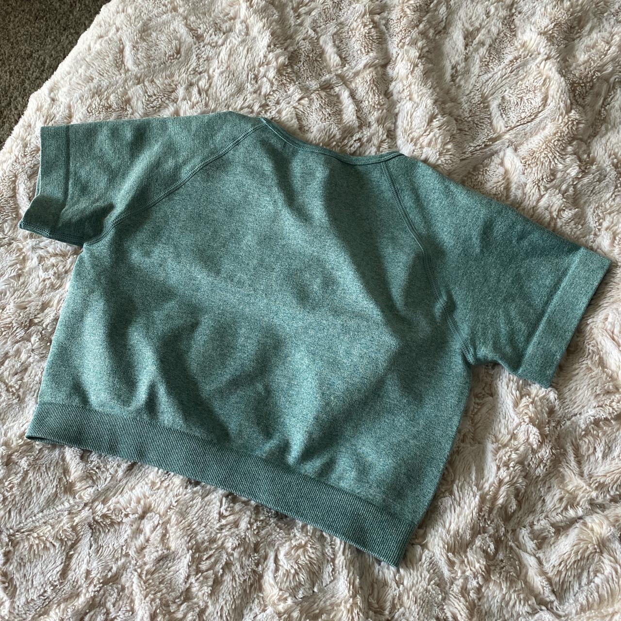 Pretty Teal Cropped Workout Top -Flattering... - Depop