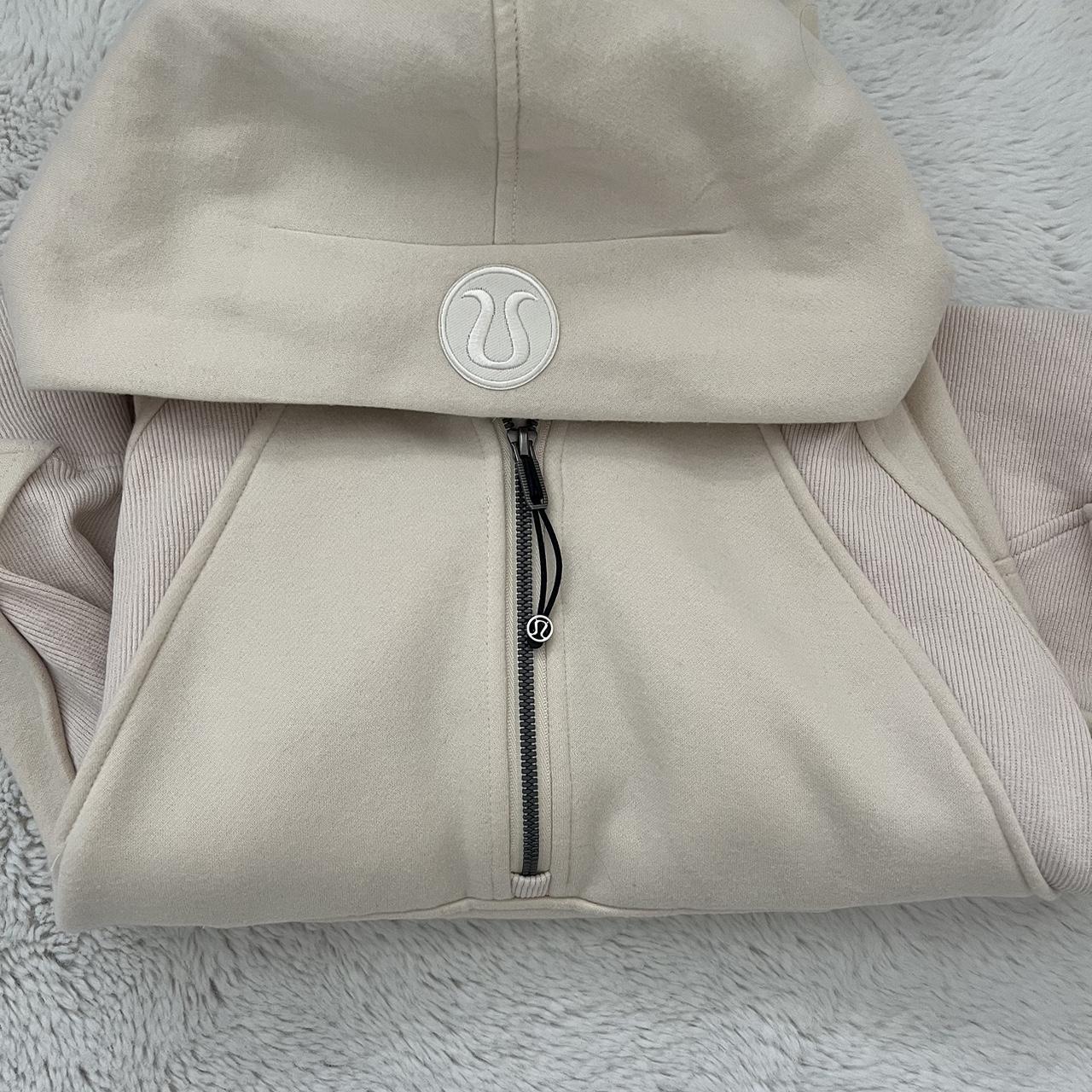 Lululemon scuba Creme - Depop