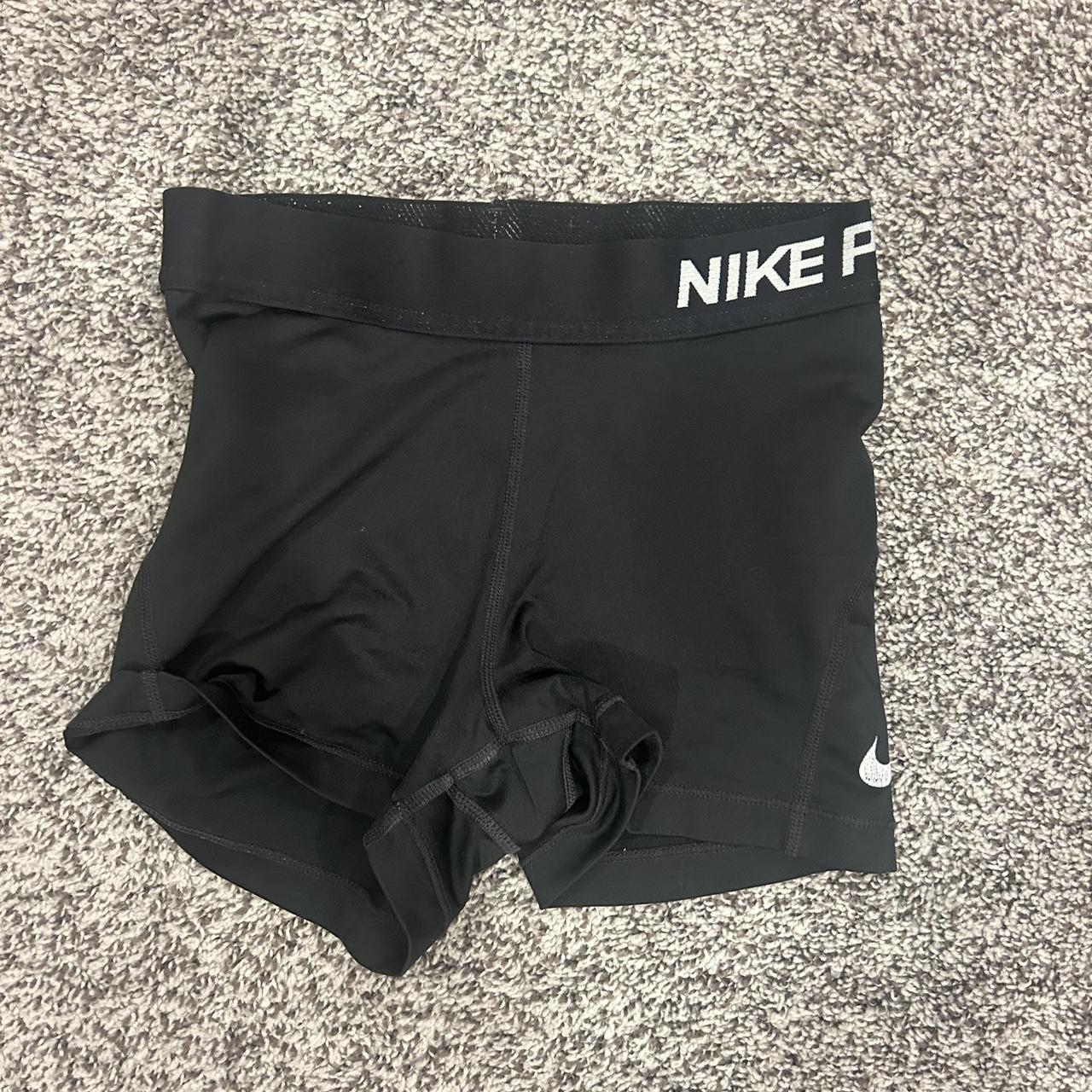 Women’s Black Nike Pros Size XS Excellent condition - Depop