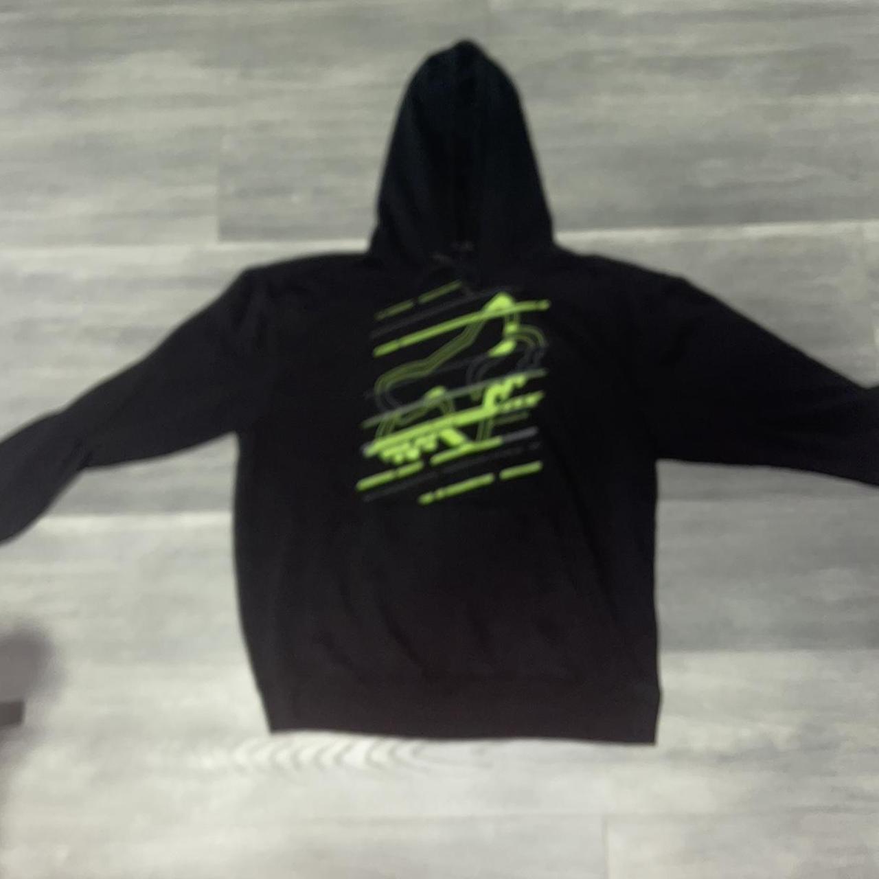 Cool green fox hoodie Basically new 20x25 - Depop