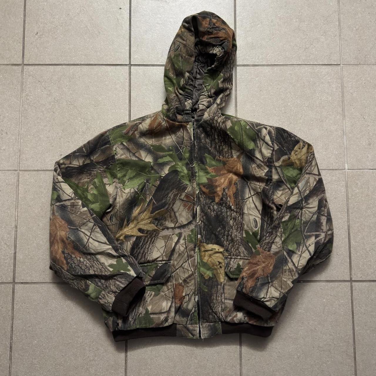 Vintage Realtree camo jacket with hoodie and zipper... | Depop