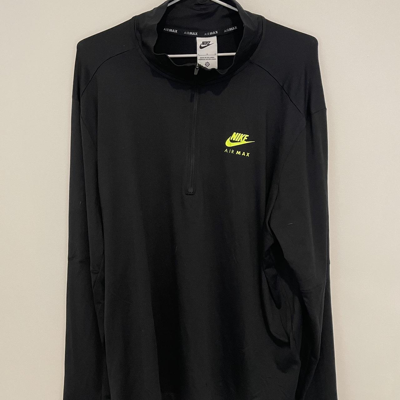 Nike air max running jumper L black - Depop