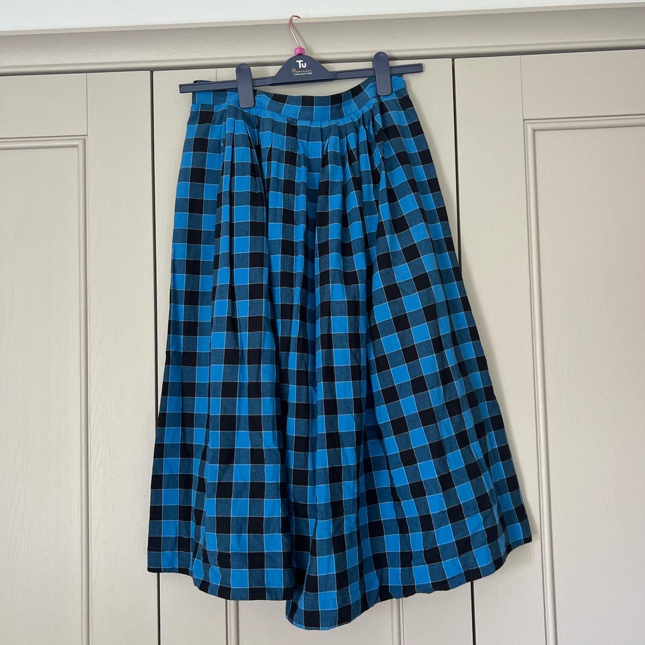 Toast checkered midi skirt - Depop