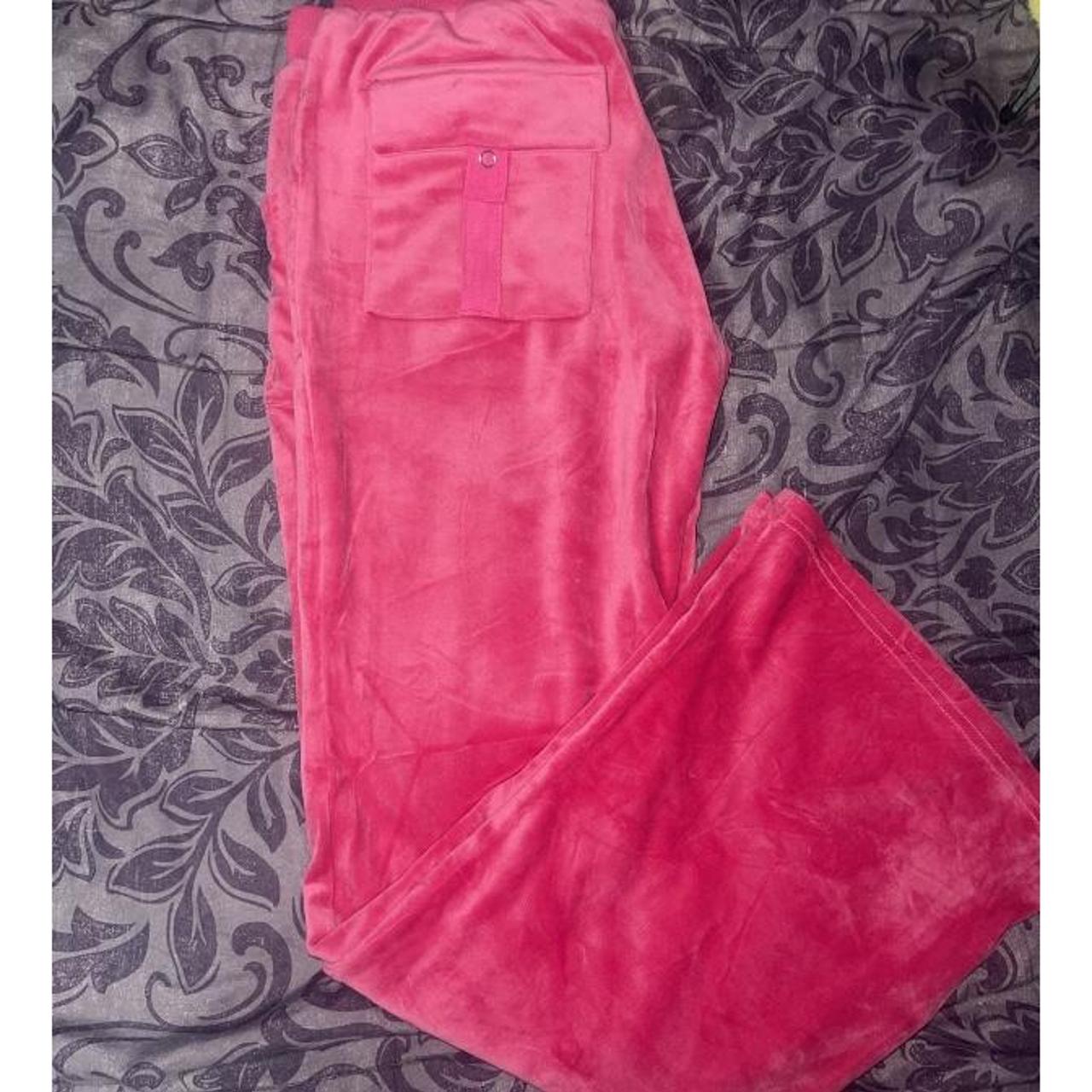 Cute 2000 flared pants:) -I don’t use these enough... - Depop