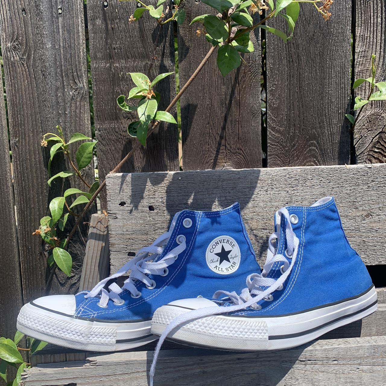 Converse Women's Blue and White Trainers | Depop