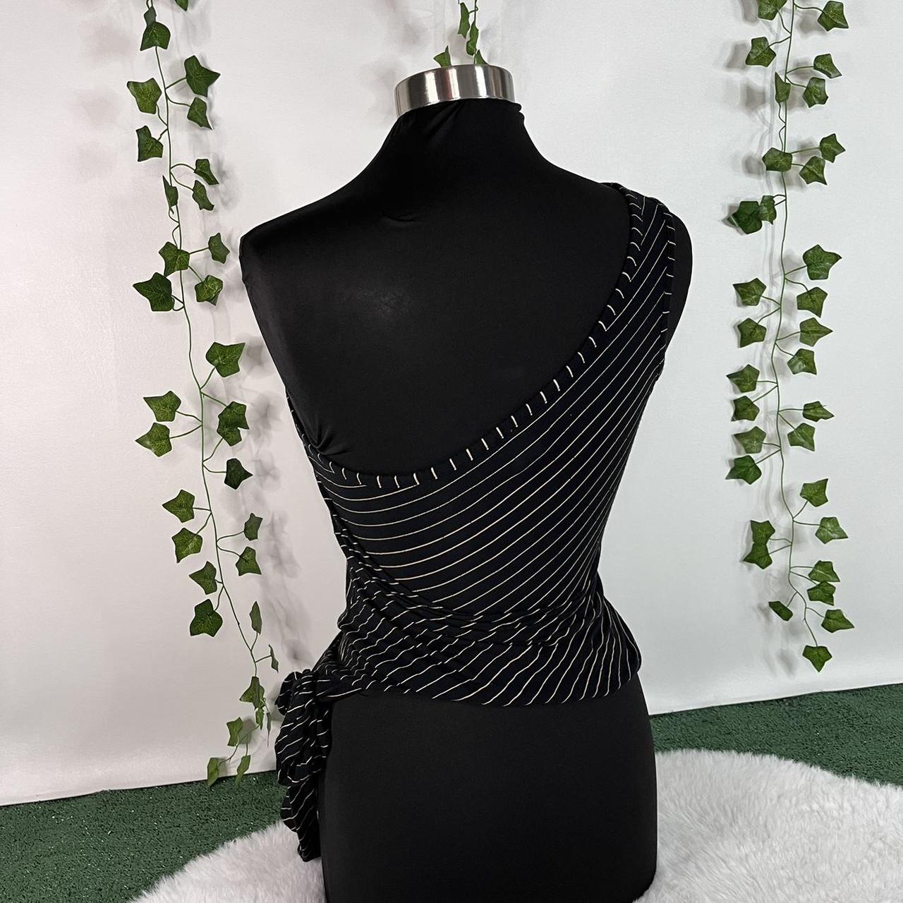 Y2k Asymmetrical Side Knot Top ☆ Size: S Ptp: 14... - Depop