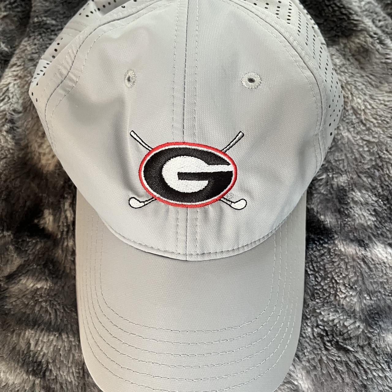 Men’s UGA golf performance hat - Depop