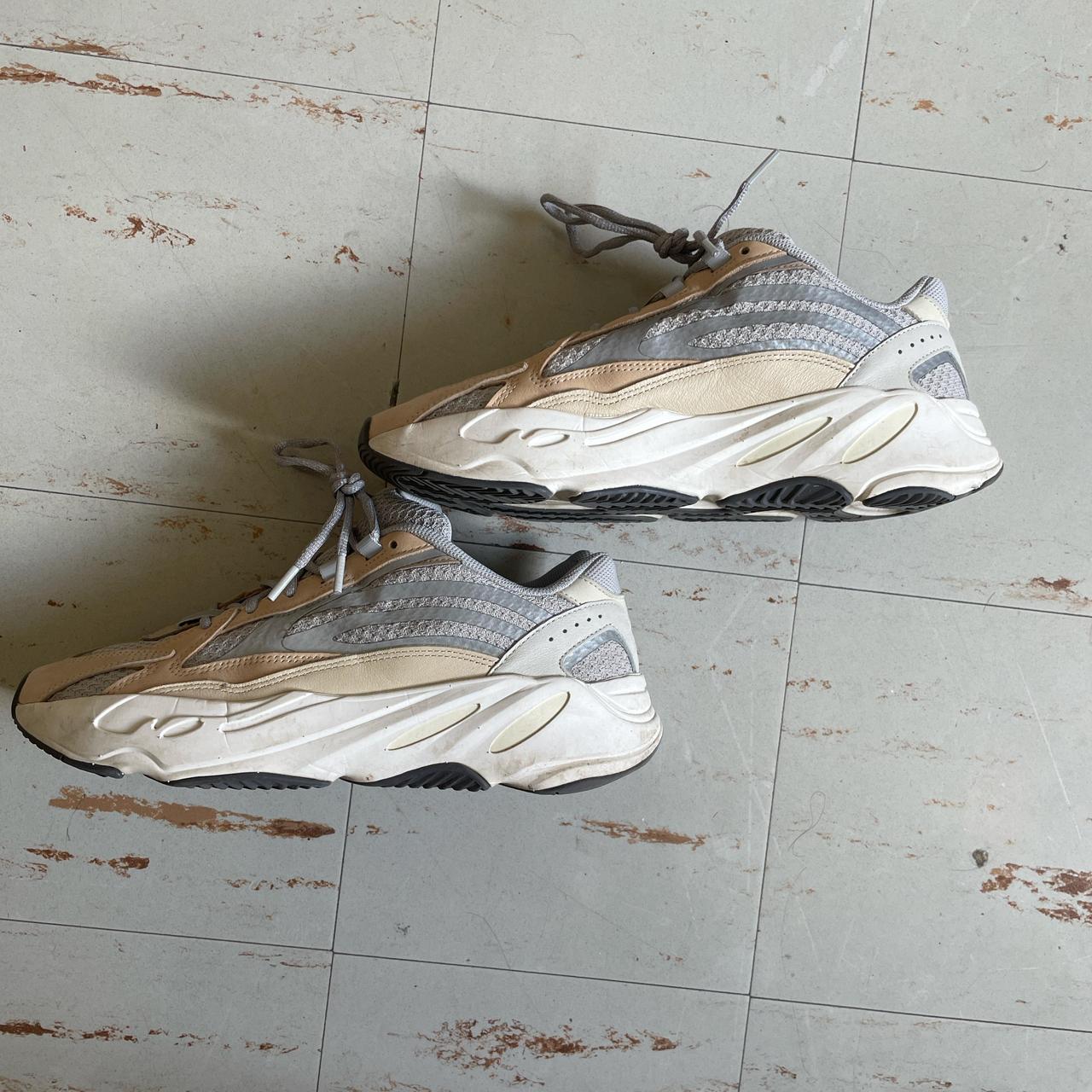 yeezy 700 v2 cream used very good condition. US size... - Depop