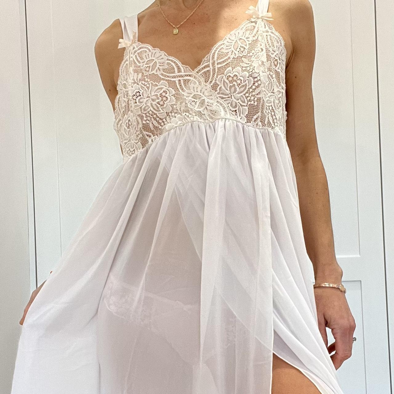 Amazing Vintage Sussan negligée / nightgown. Size L... | Depop