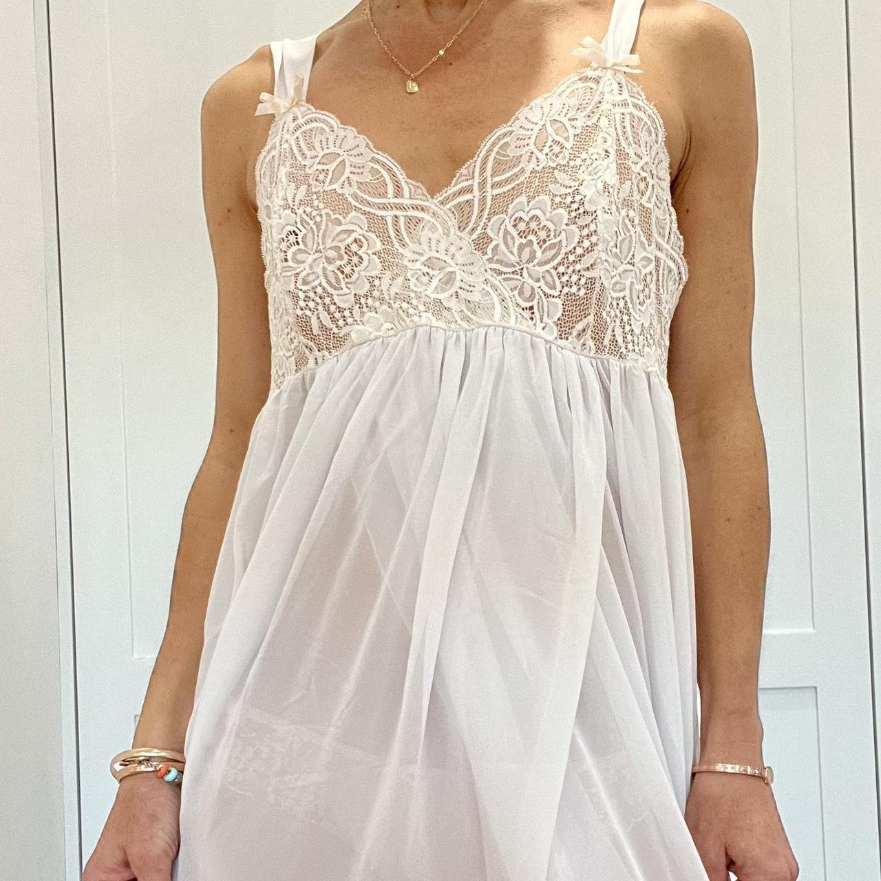 Amazing Vintage Sussan negligée / nightgown. Size L... | Depop