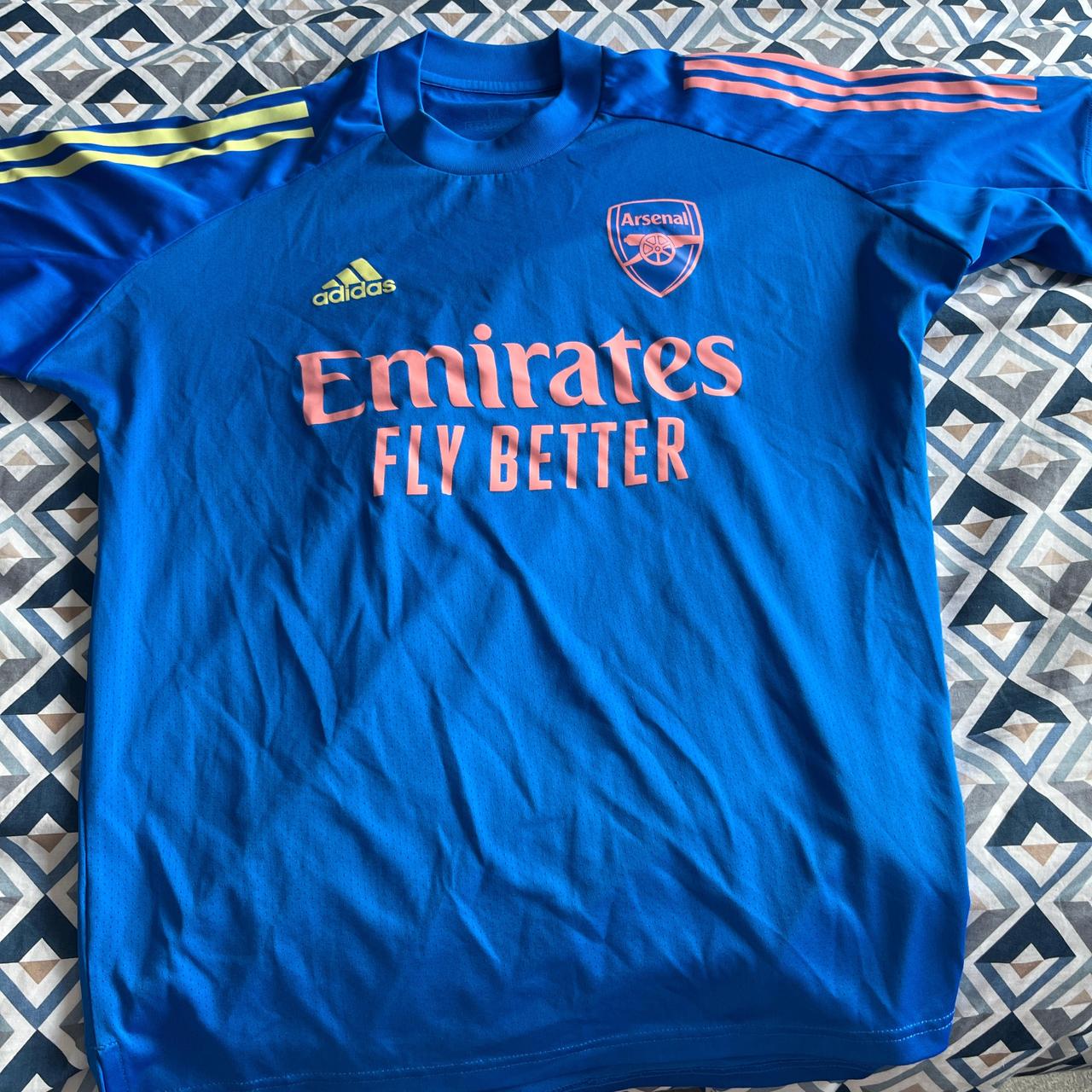 Nice arsenal training kit Perfect condition Size... - Depop