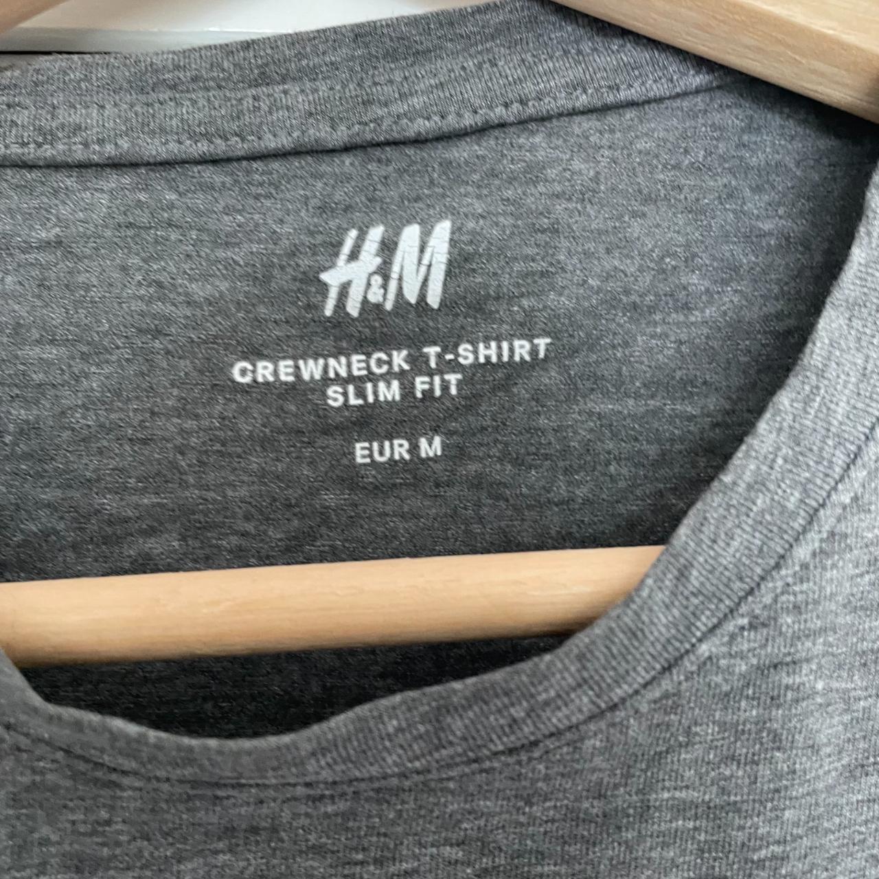 Grey H&M T-shirt size M Slim Fit Crewneck - Depop