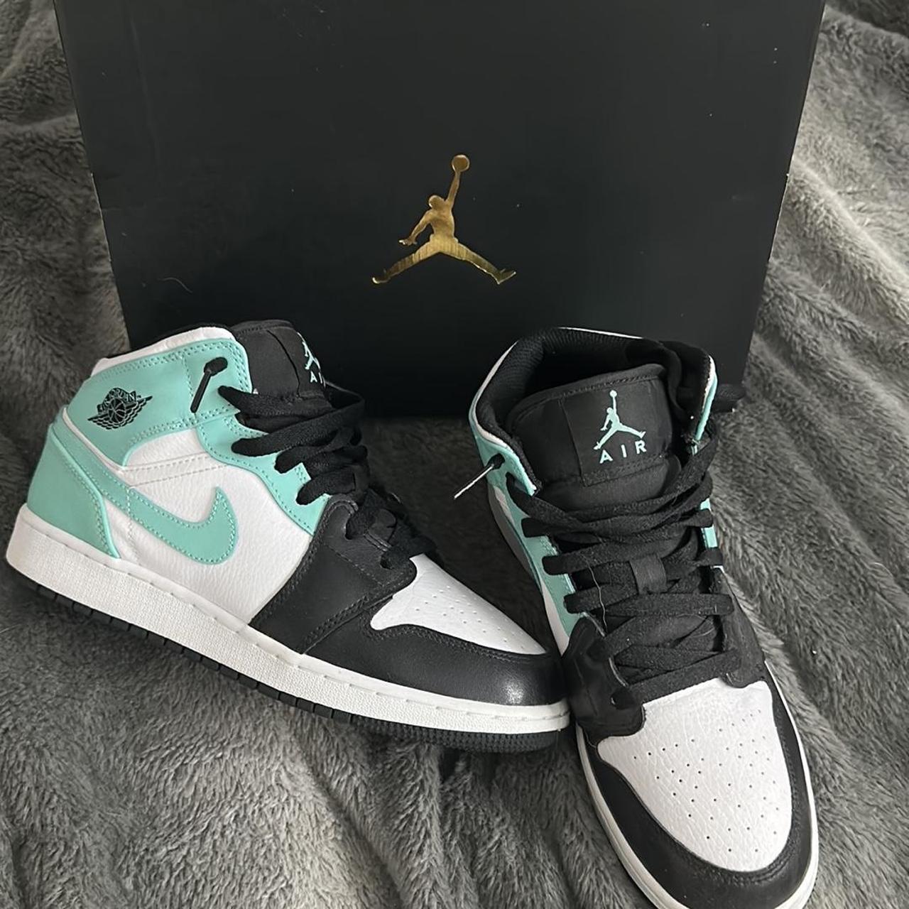 Jordan Women's Blue and Black Trainers | Depop