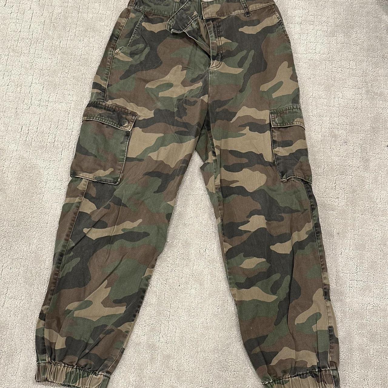 invisible cargo pants, bottom cinched - Depop