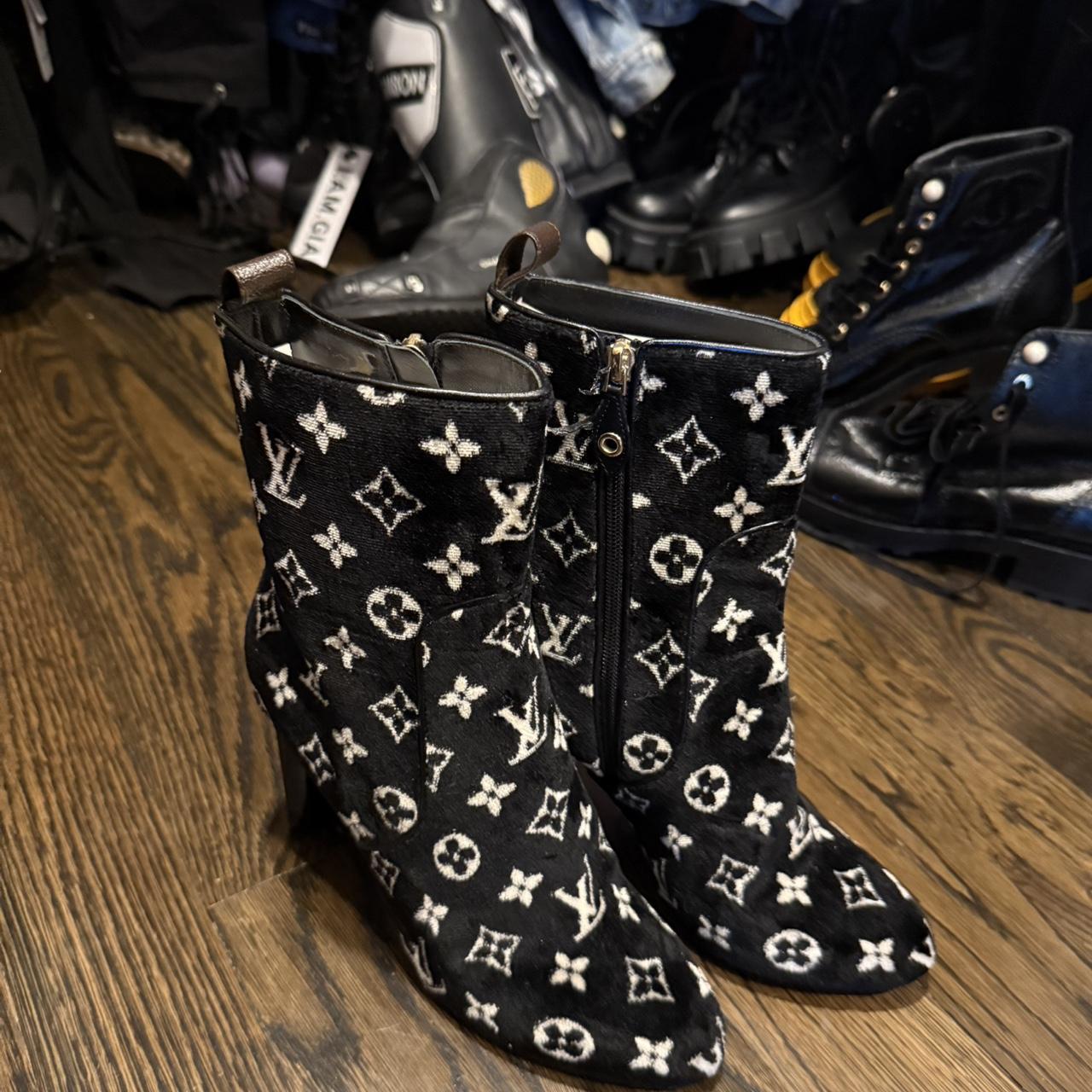 lv bootie never worn size 41 | Depop