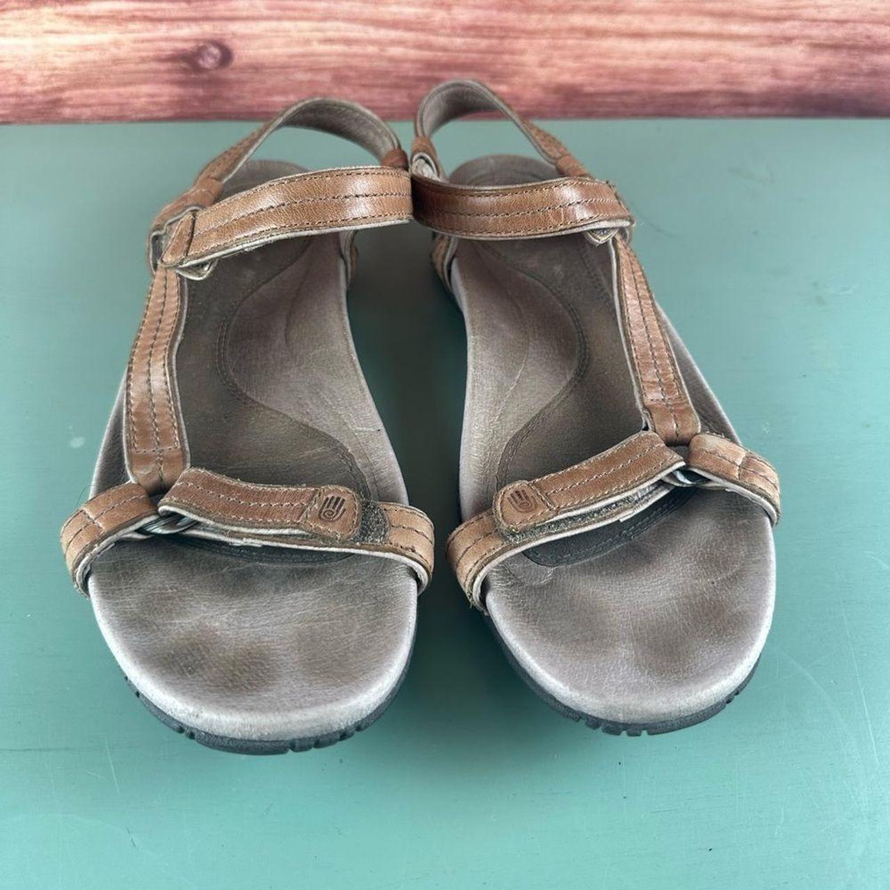 Teva women's leather sandals size 8 Great... - Depop