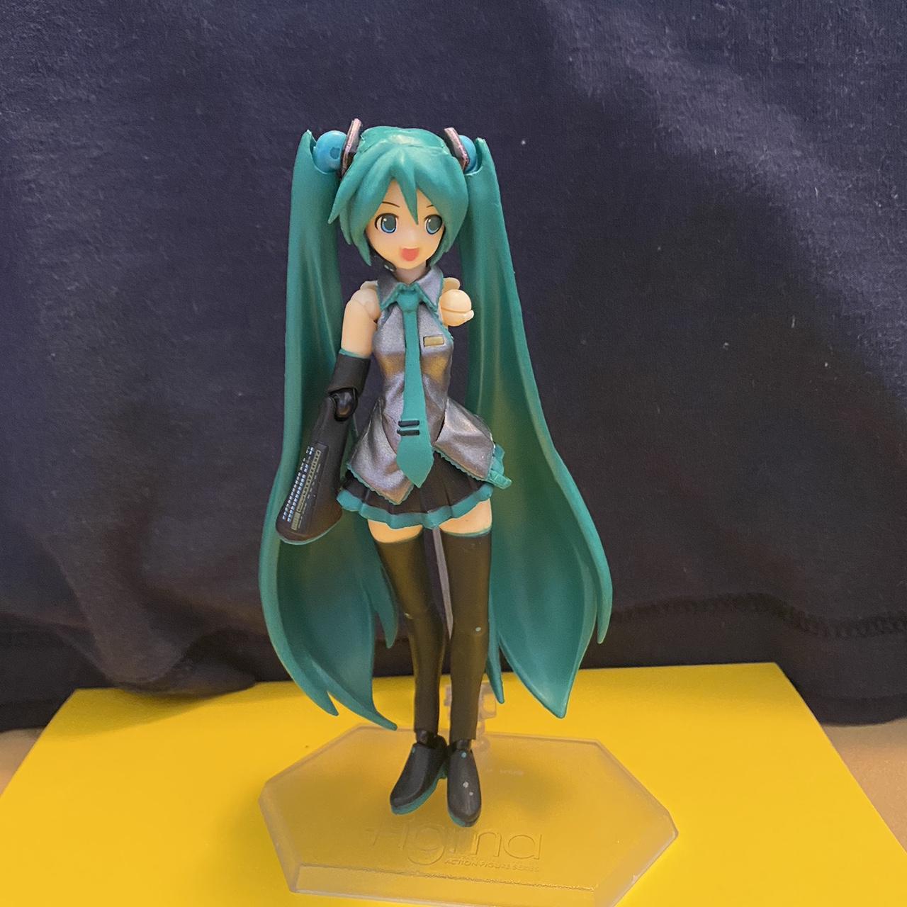 hatsune miku ball jointed figure her left arm and... - Depop