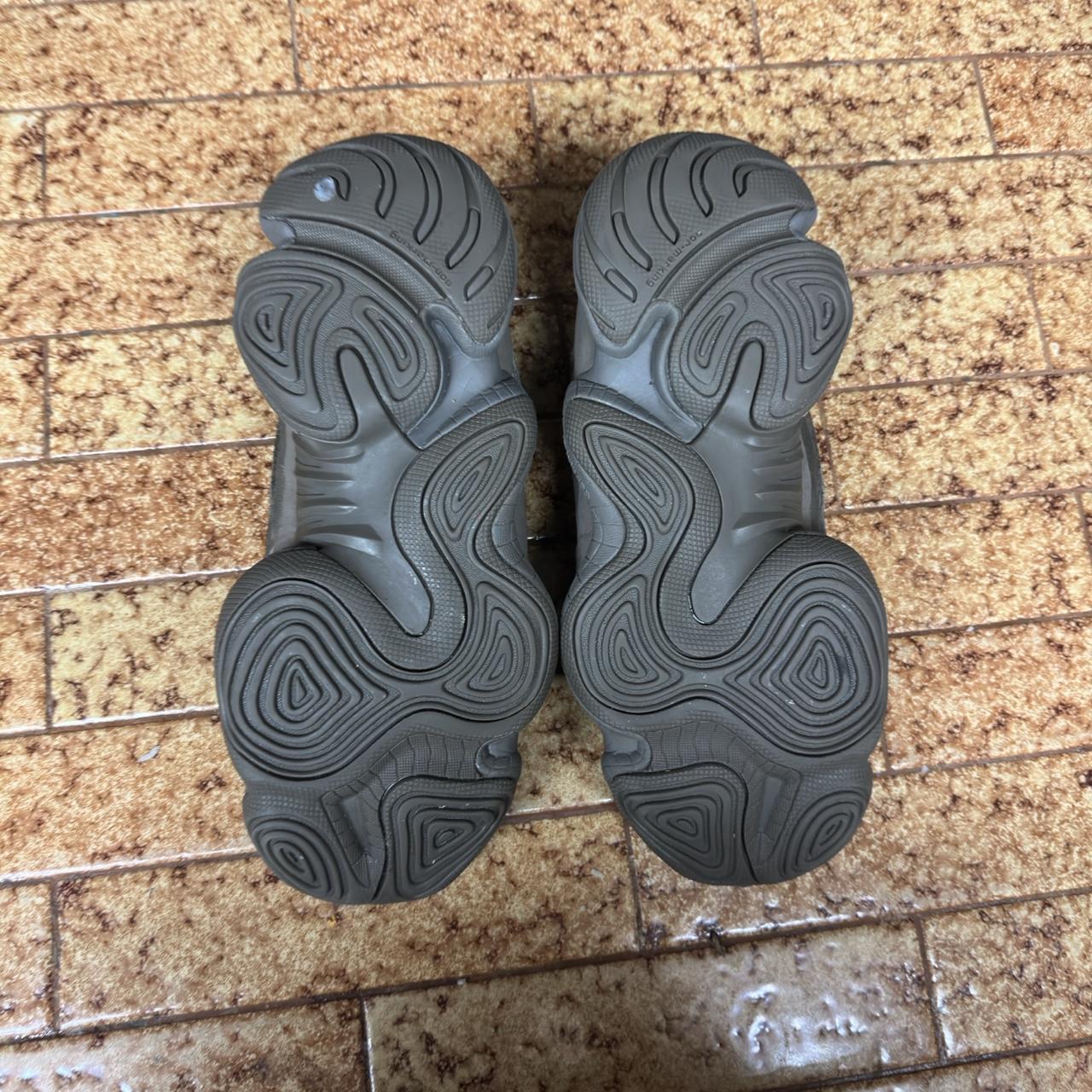 Grey Yeezy500 🐺 - Depop