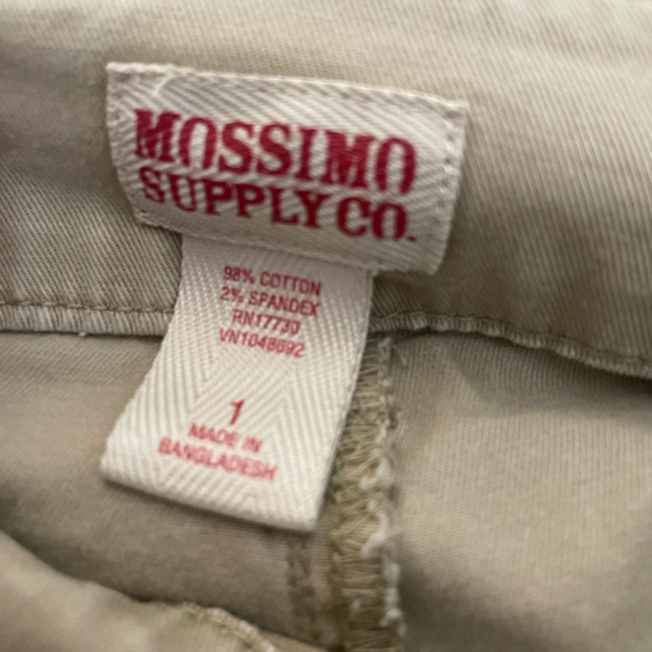 mossimo cargo shorts - Depop