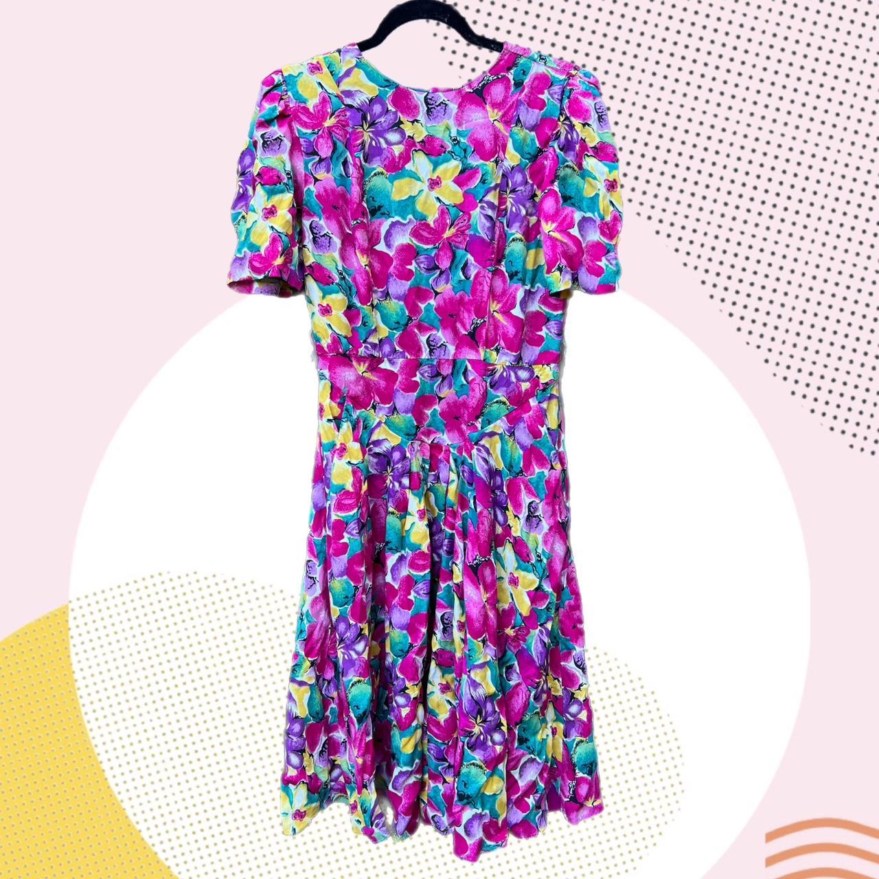 VINTAGE 1980s FLORAL DRESS Bright floral 1980s... - Depop