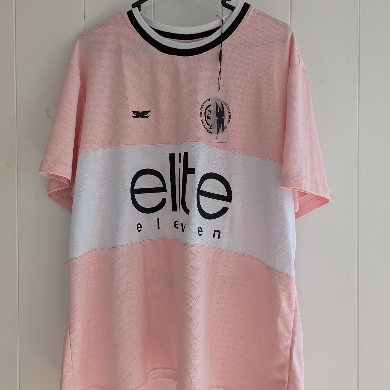 XL Elite Eleven t-shirt - Depop