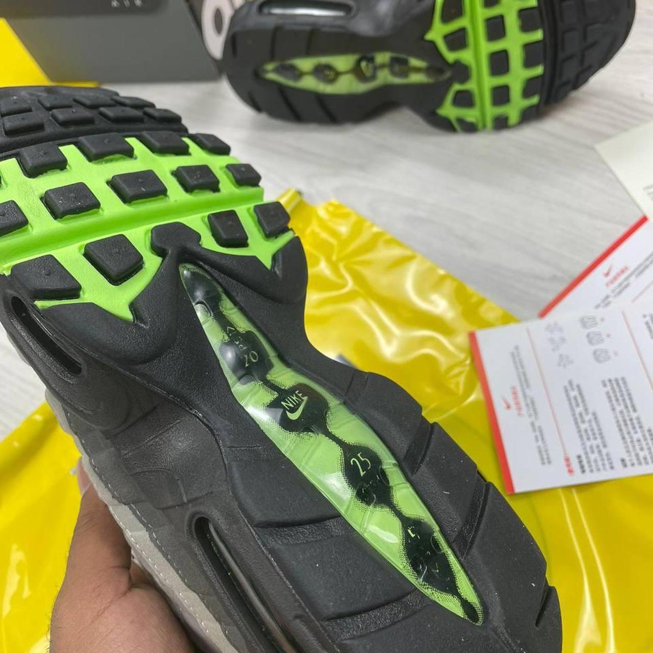 Nike Men's Green and Grey Trainers | Depop