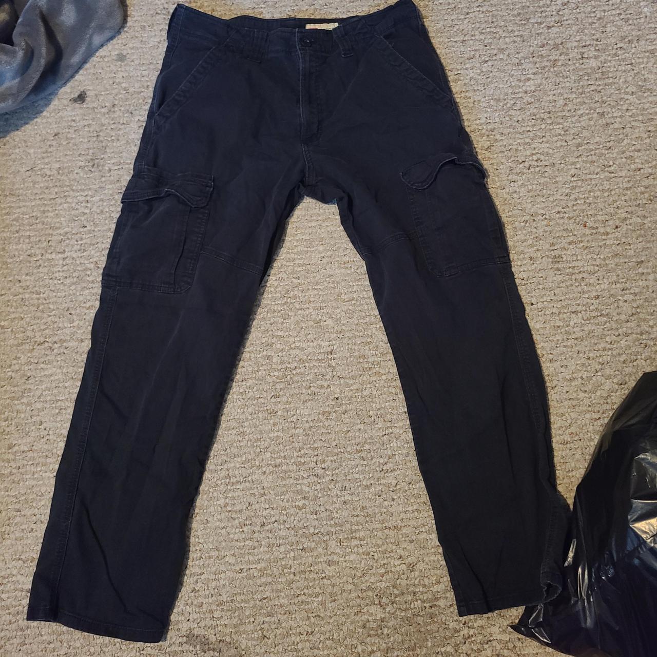 black wrangler cargos 30×32 - Depop