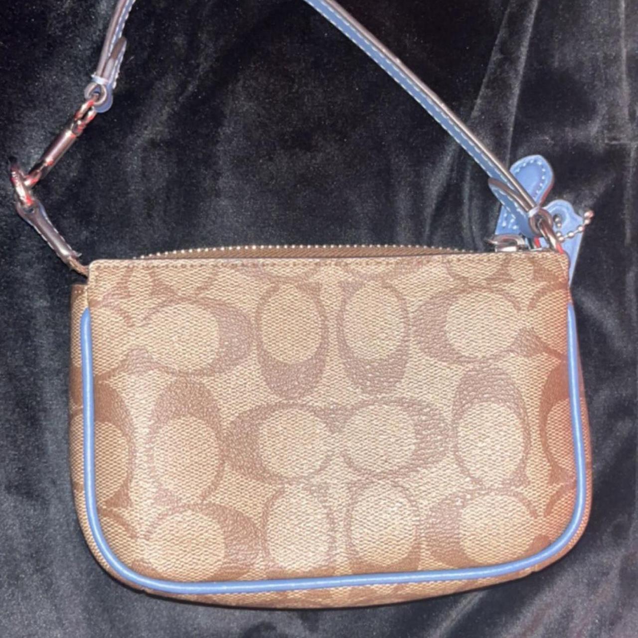 coach small wristlet/ small hand purse - Depop