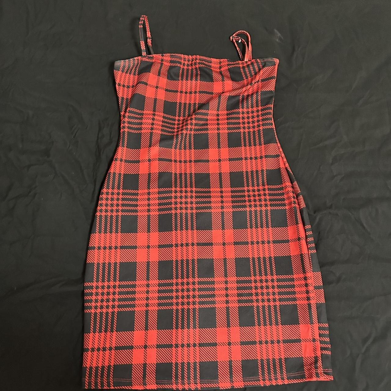 Hot Topic Women's Red and Black Dress | Depop