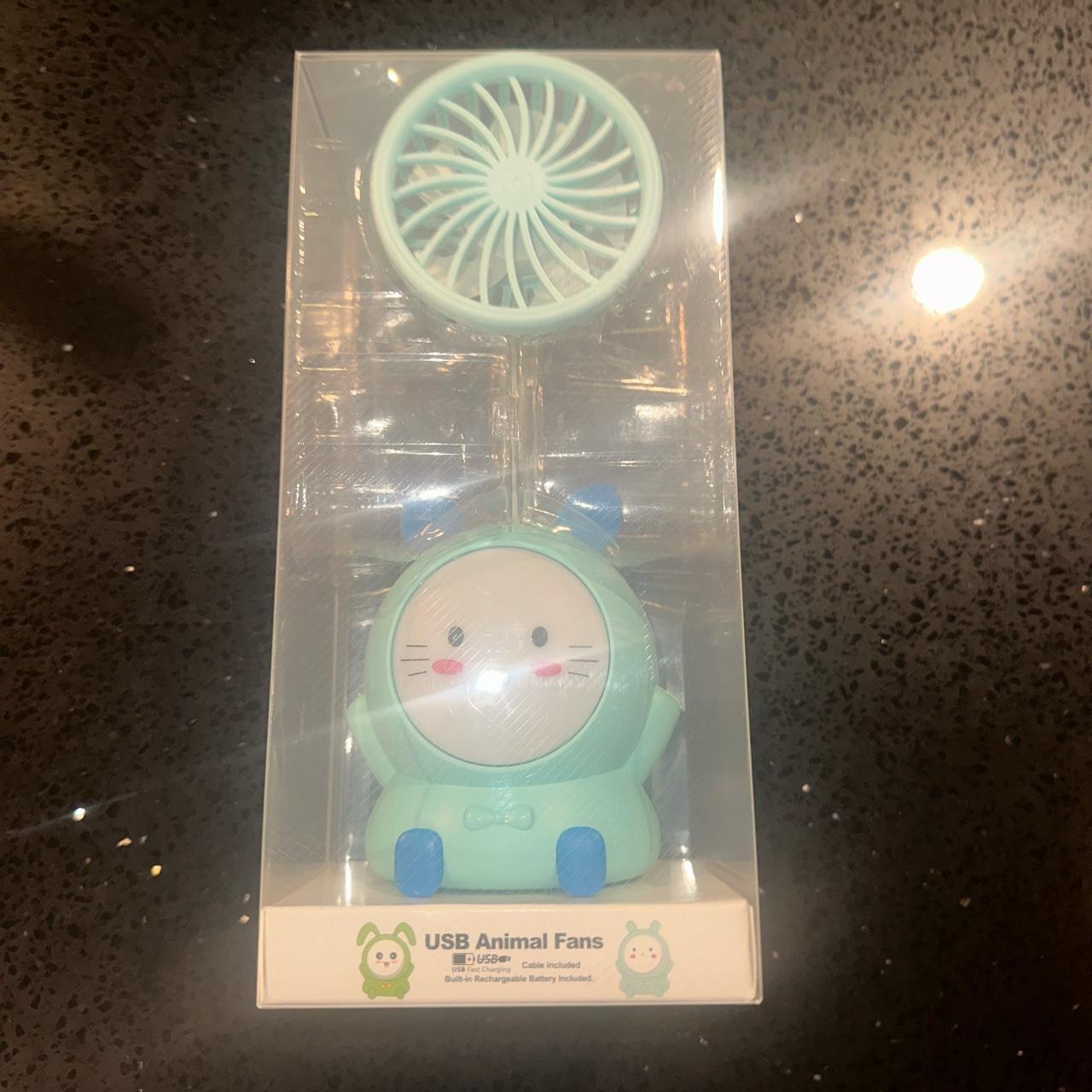 Cute little desk fan! 💕💕 perfect to take on trips... - Depop