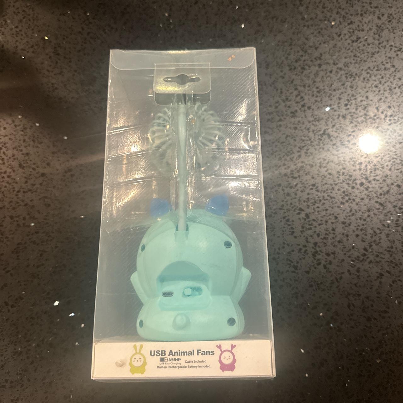 Cute little desk fan! 💕💕 perfect to take on trips... - Depop