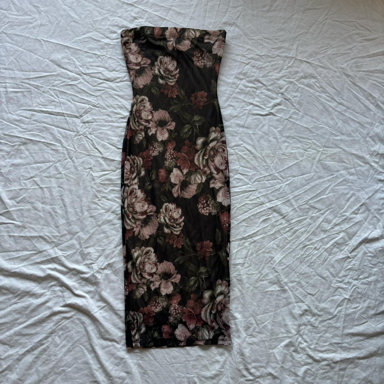 Floral bodycon dress Good condition Form fitted... | Depop