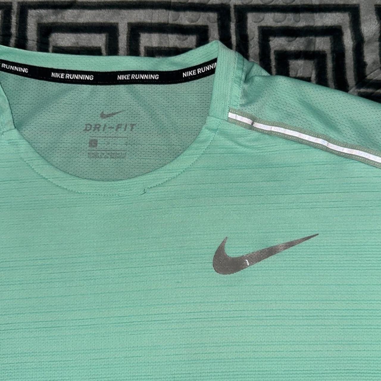 Nike top mint - Depop