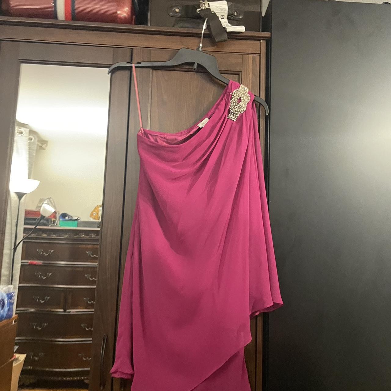 Gorgeous flowy caché dress Size 2 Color is Magenta... - Depop