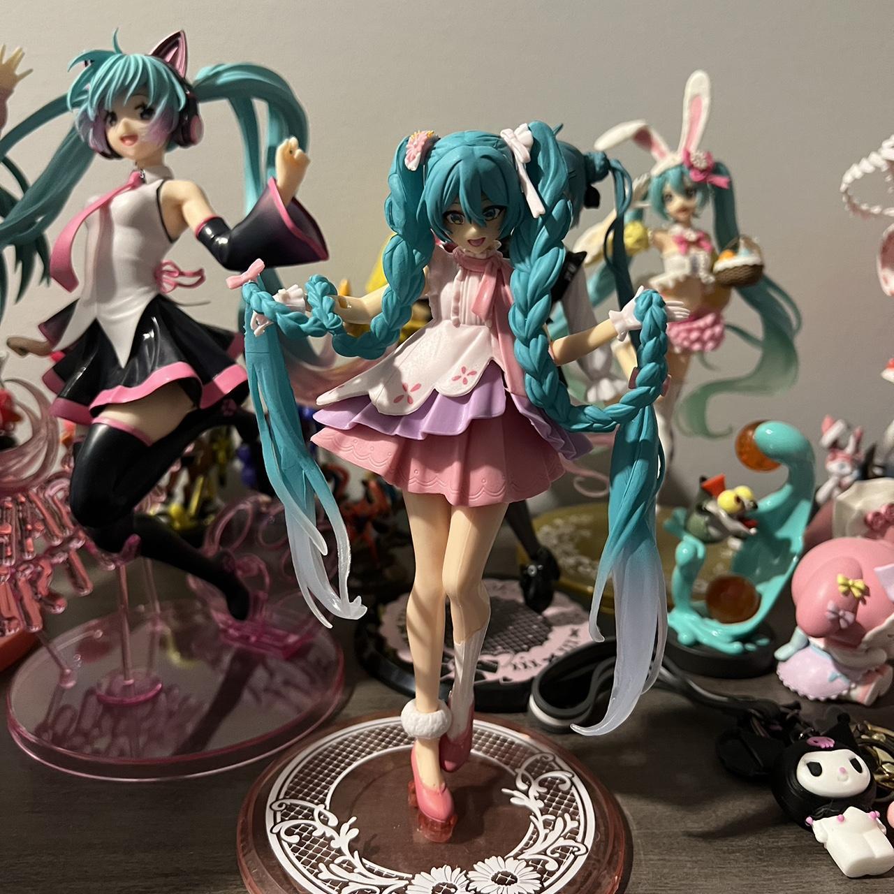 Wonderland Hatsune Miku Figure (bootleg!!!) No box,... - Depop