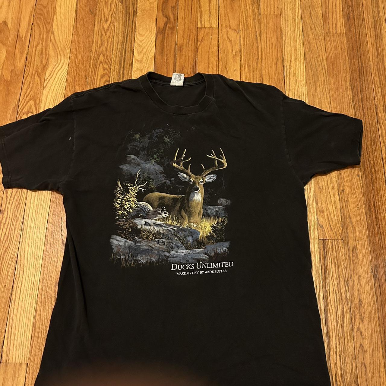 Vintage deer hunting tee shirt size... - Depop