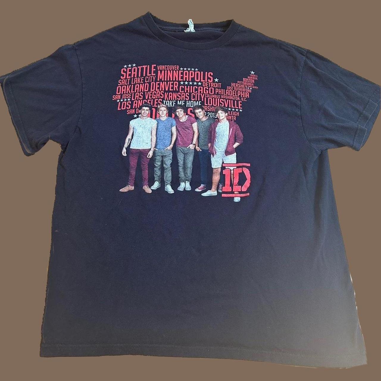 2013 One Direction tour t-shirt Size... - Depop