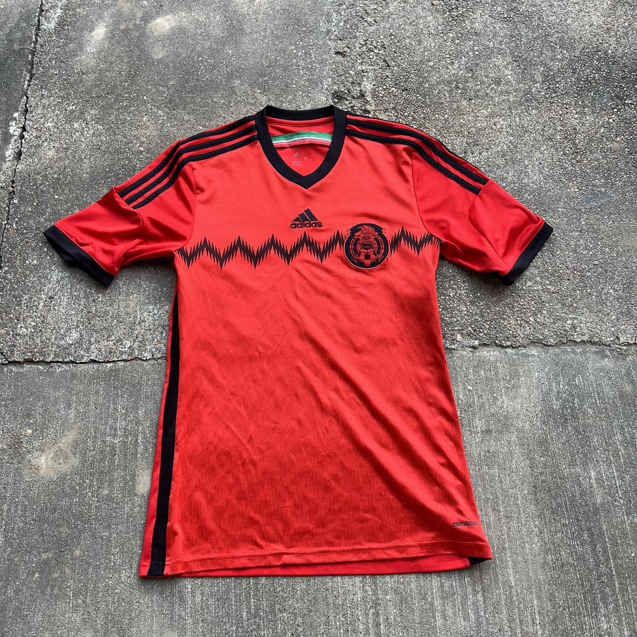 Mexico Jersey MEASUREMENTS PIT TO PIT: 16 LENGTH: 27 - Depop