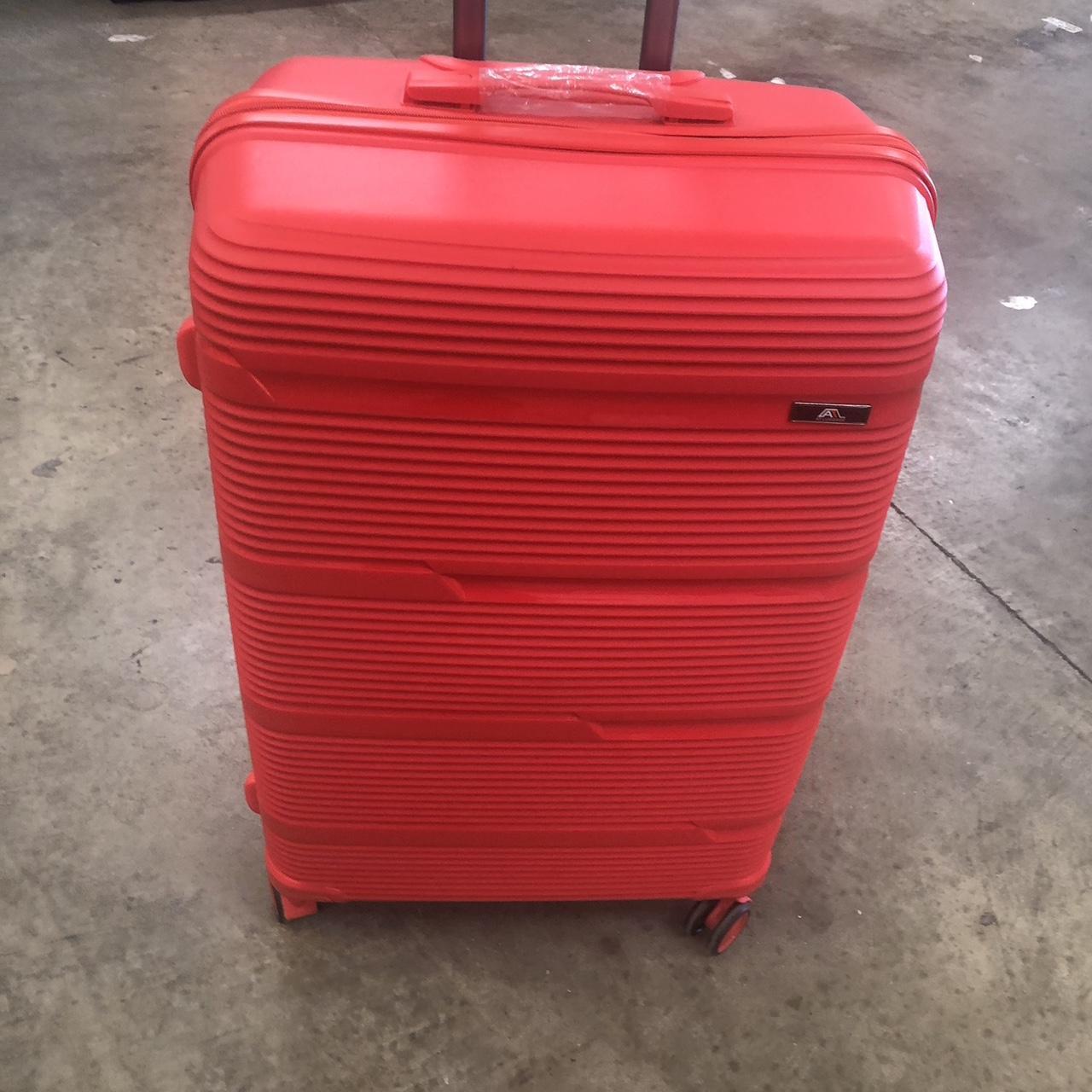 Large 30 inch suitcase Can hold 23-25 kg New - Depop