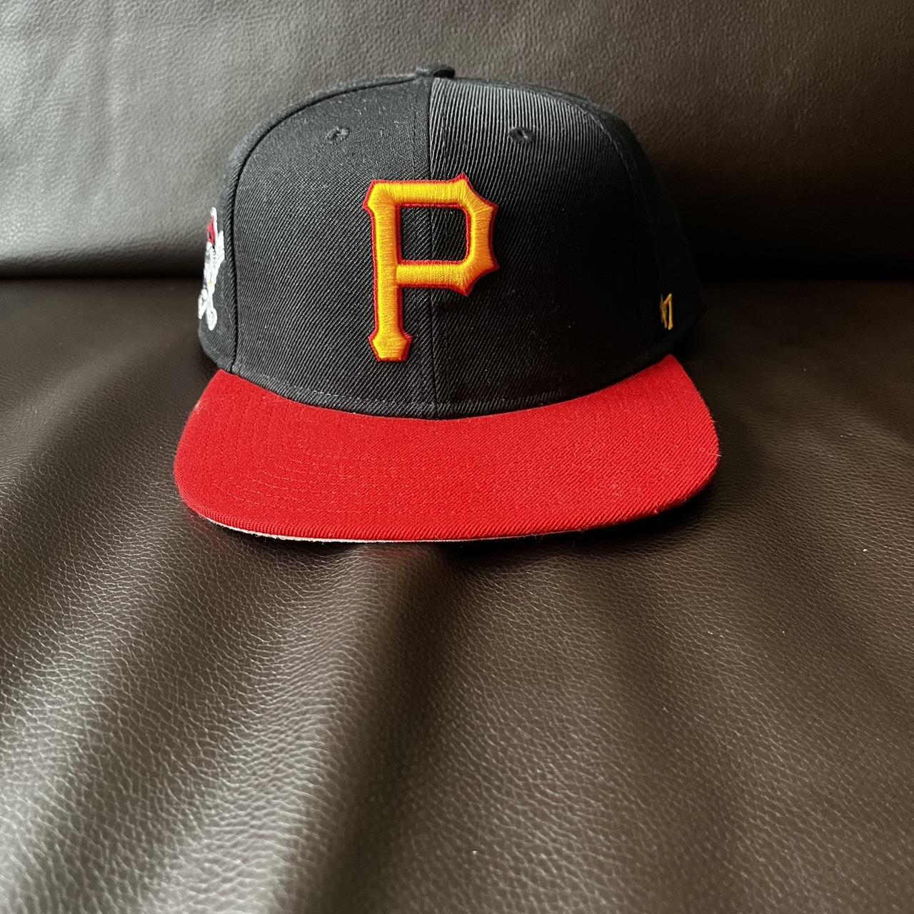 Pittsburgh Pirates Snapback Worn a few times Message... - Depop