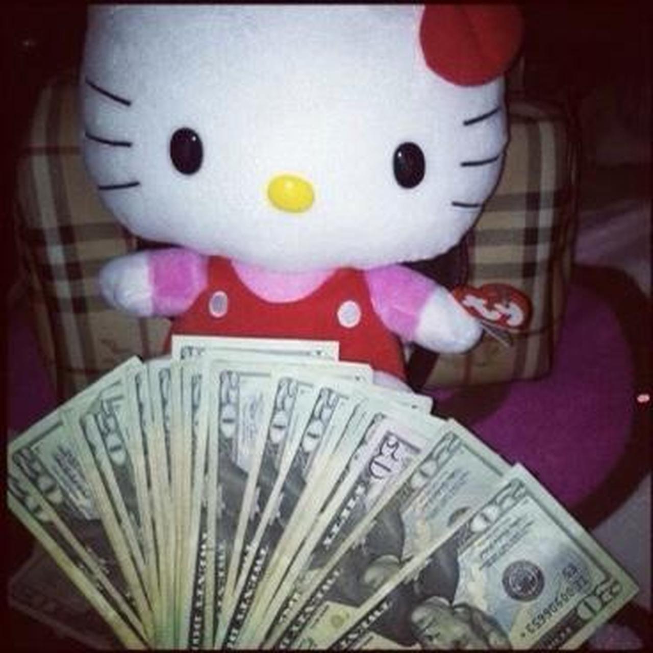 Hello Kitty 😋 - Depop