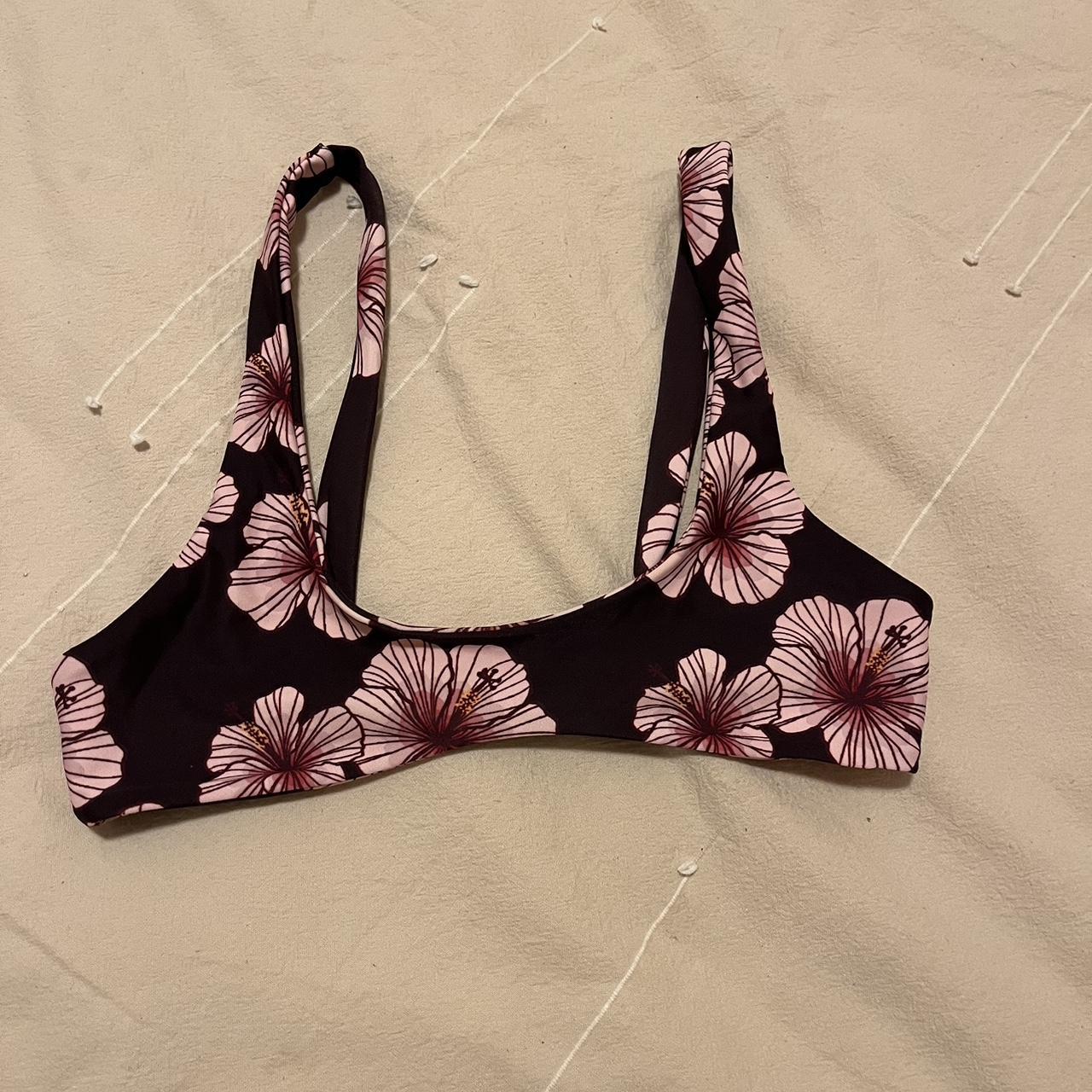 BENOA SWIMSUIT size:xs petite Style:south top... - Depop