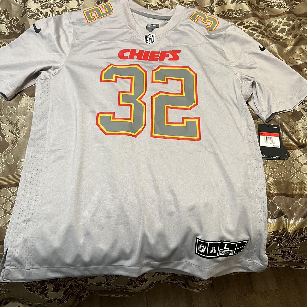 Chiefs Tyrann mathieu jersey. Men’s large and it’s... - Depop