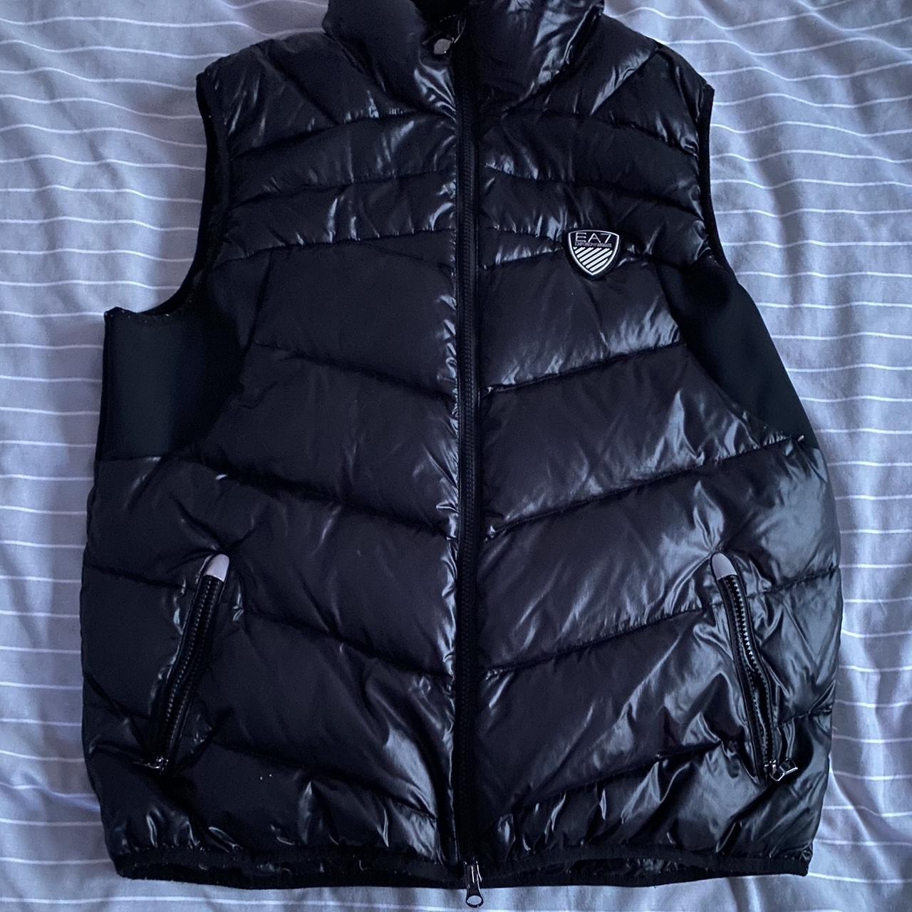 Armani body warmer men’s size M mint condition - Depop