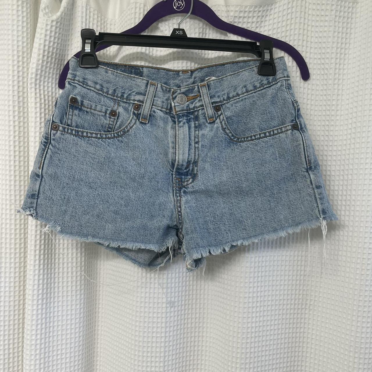 Levi’s denim short shorts! Measures to a size 26/27... - Depop