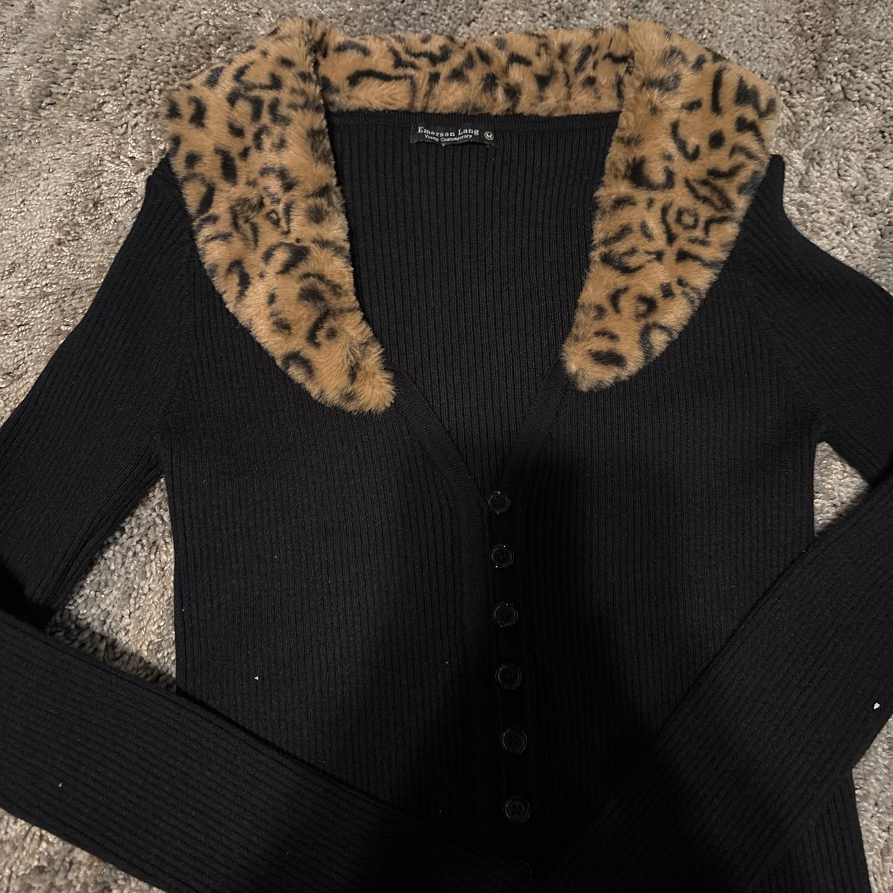 Emerson Lang leopard collared fuzzy top ♡ Size... - Depop