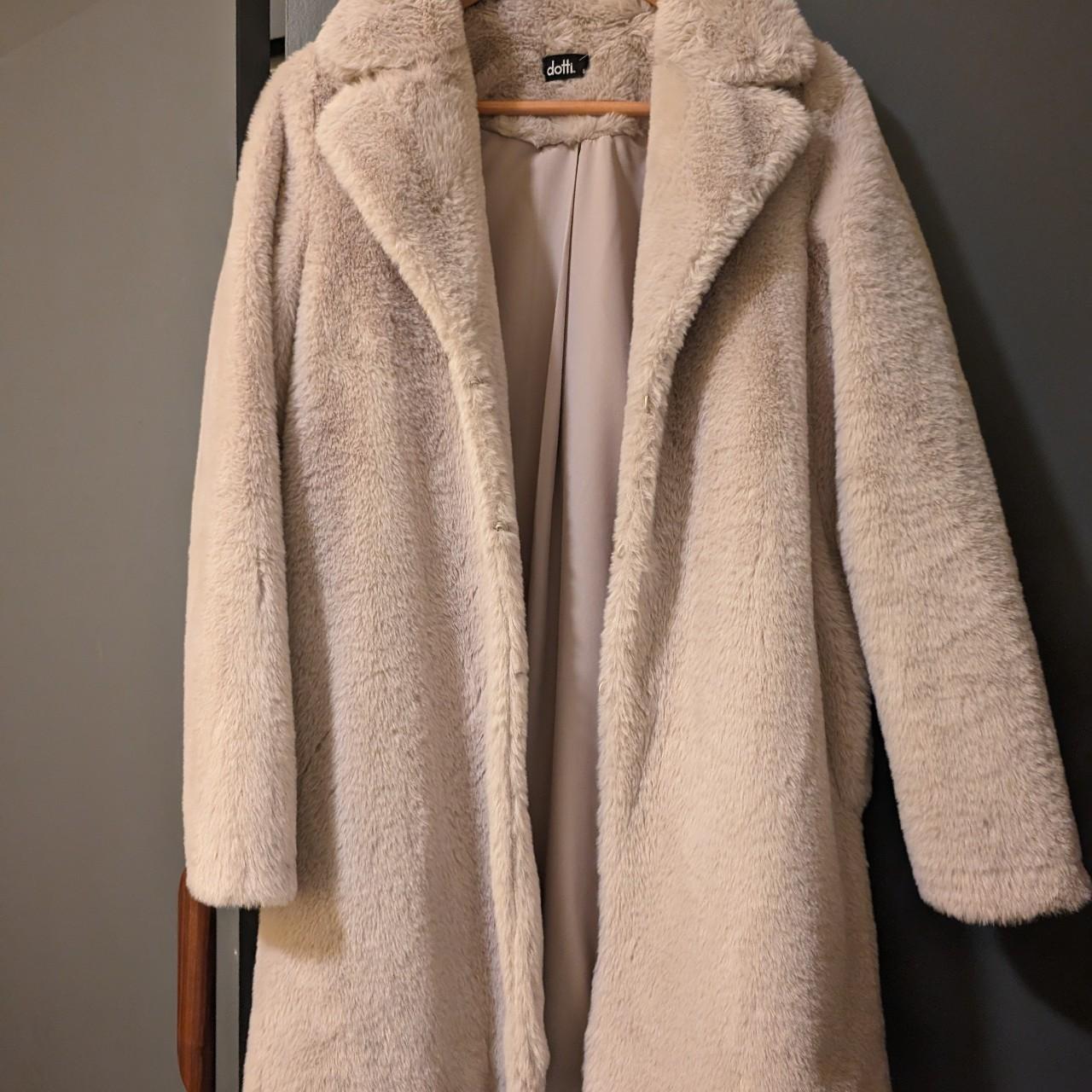 Dotti Fur Coat - 8 - worn once - silky lining | Depop